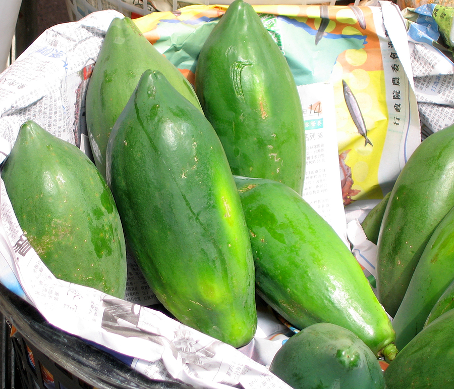 Here's the Lao-down!! Laotian Green Papaya Salad with Lime